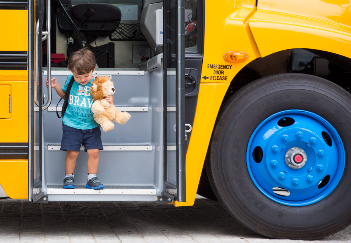 PEI orders 35 new electric buses from Lion Electric, also adds 35 Level ...