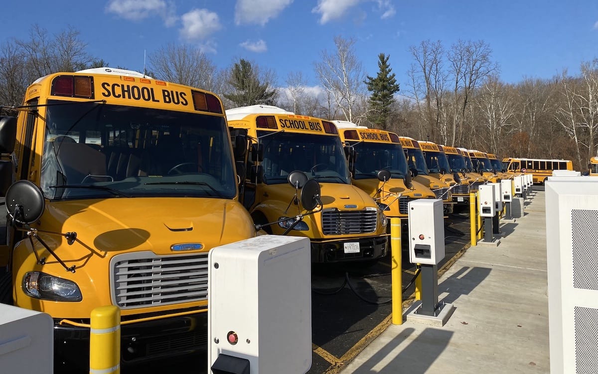 Five e-buses to begin serving 15 St. Albert schools in 2024