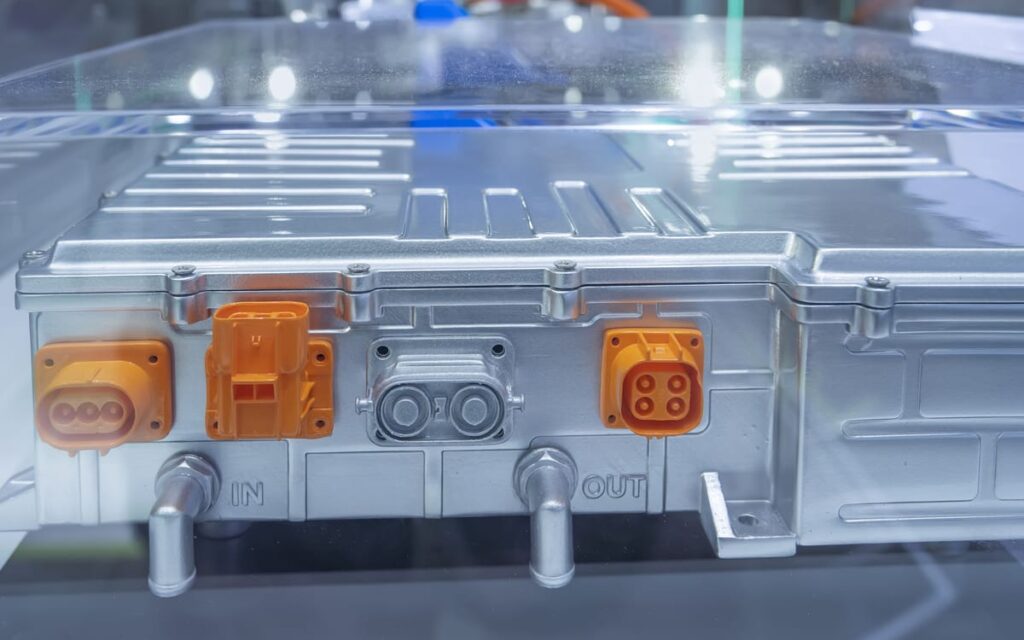 Quebec, industry partners debut EV battery recovery program