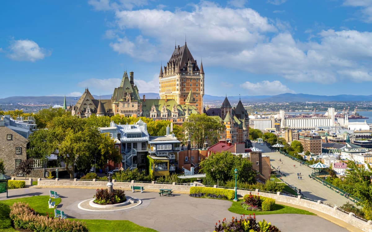Feds announce $28 million for over 1,500 EV chargers in Quebec