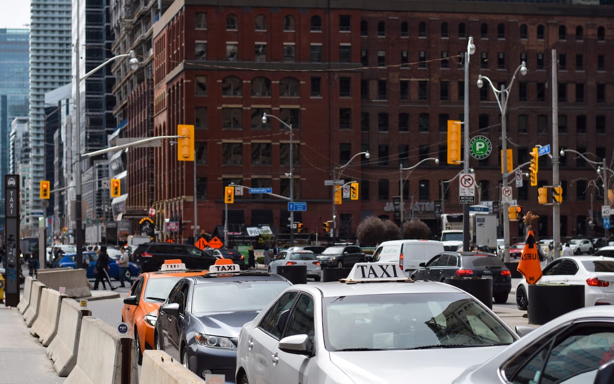 Toronto votes "yes" to decarbonize vehicles-for-hire