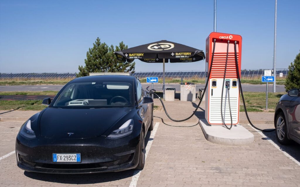 Couche-Tard, ChargeHub strike charger roaming partnership