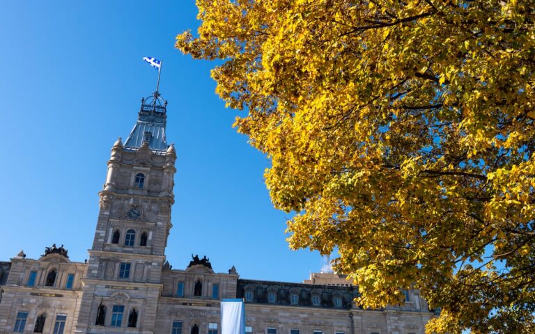 Quebec introduces draft regulation to ban ICE vehicle sales in 2035