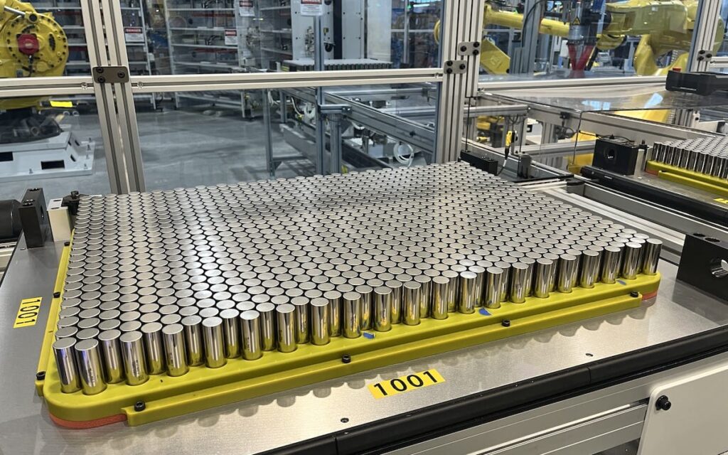 Lion Electric turns battery pack-making into a new revenue stream