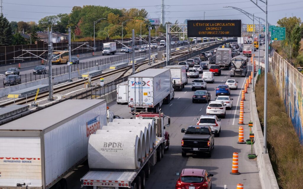 Quebec introduces bill to boost zero-emission truck sales