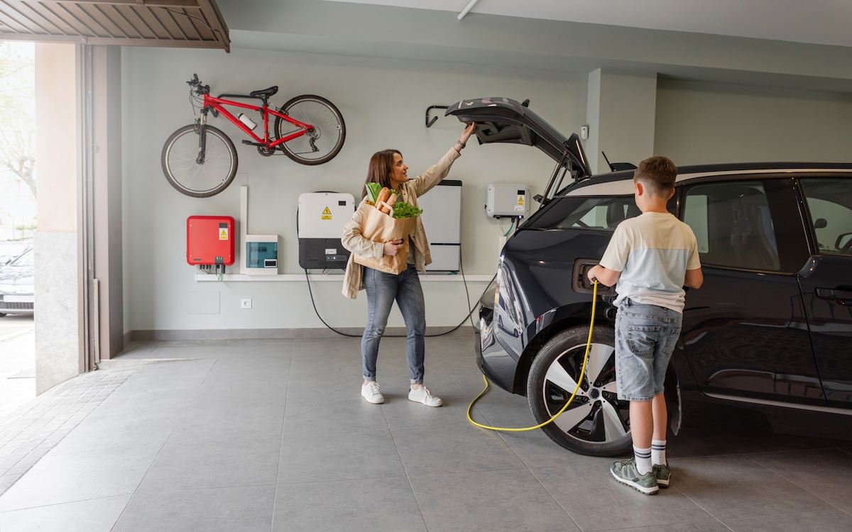 A V2G-ready EV could earn $10,000 in 10 years, says Jeff Dahn